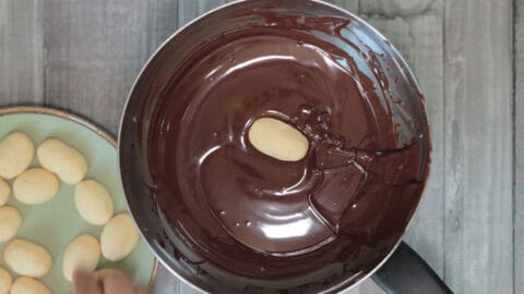 Almond London Cookies Recipe | El Mundo Eats