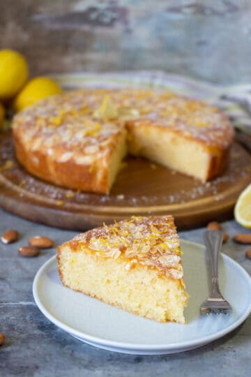 Lemon Almond Cake - El Mundo Eats