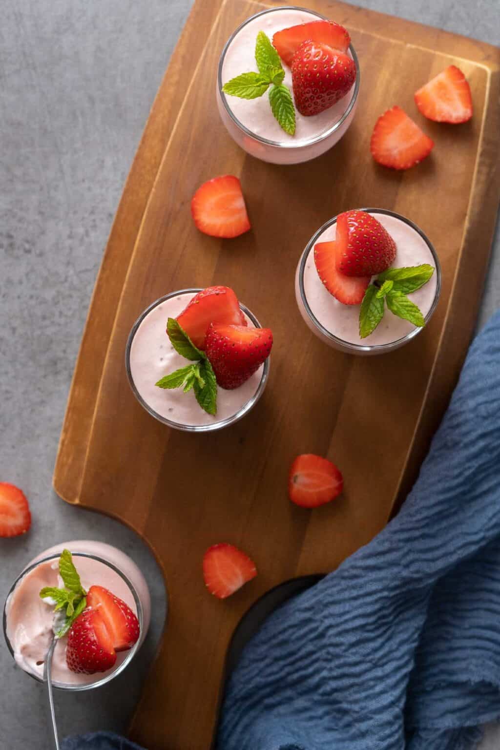 Healthier Strawberry Cheesecake Shots - El Mundo Eats