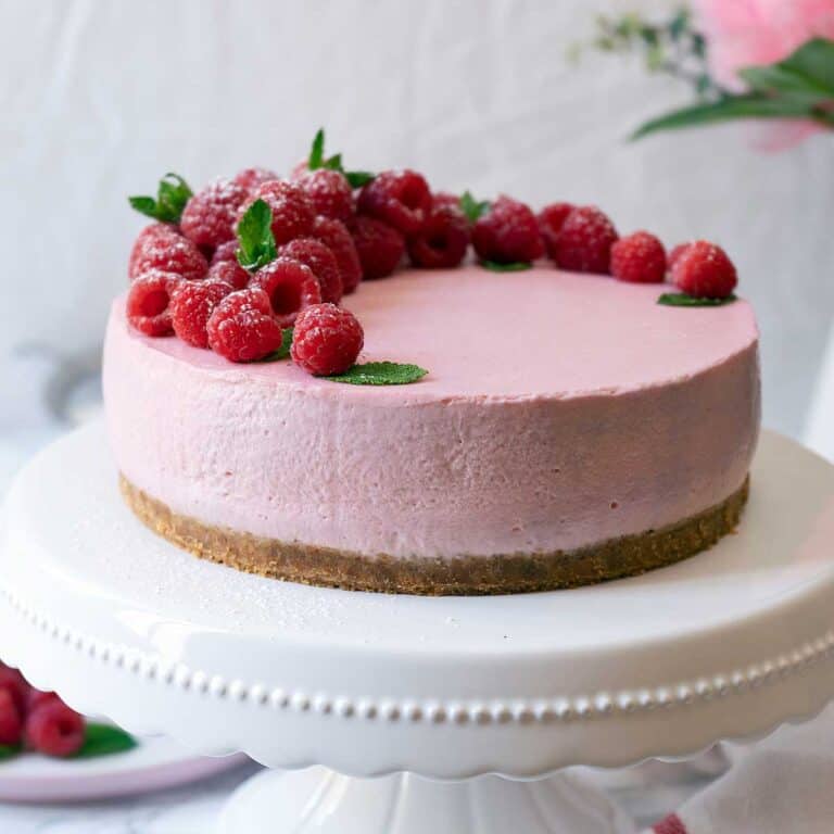 No-Bake Raspberry Cheesecake - El Mundo Eats