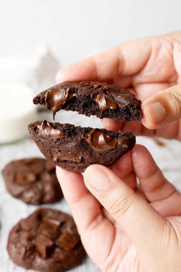 Double Chocolate Fudge Cookies - El Mundo Eats