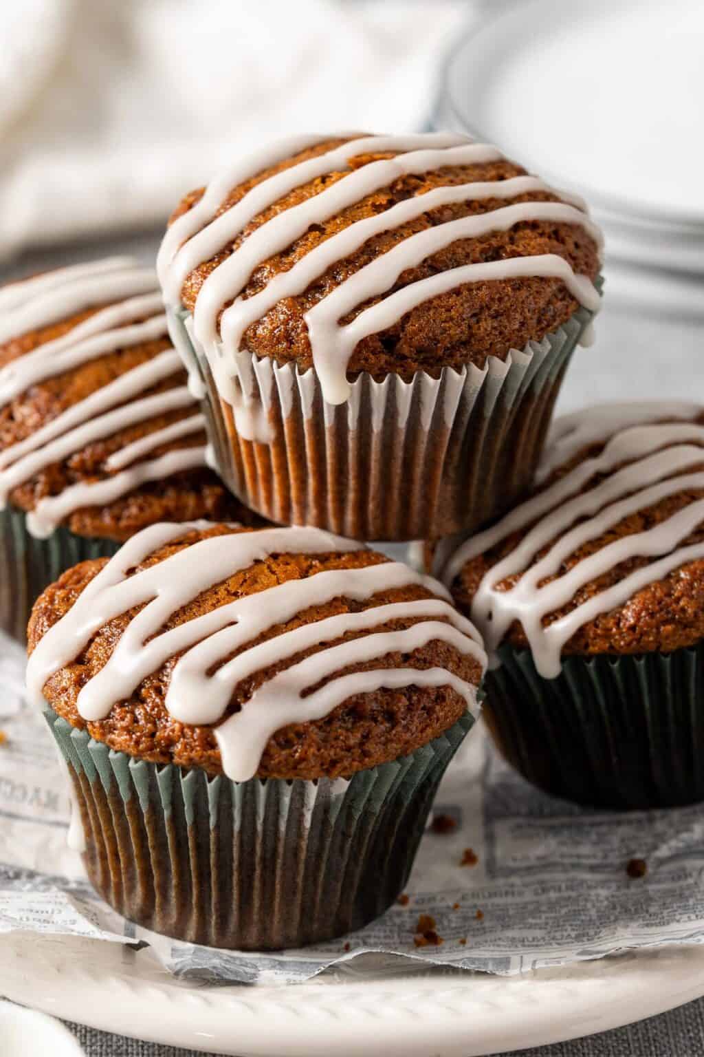 Bakery-Style Gingerbread Muffins - El Mundo Eats