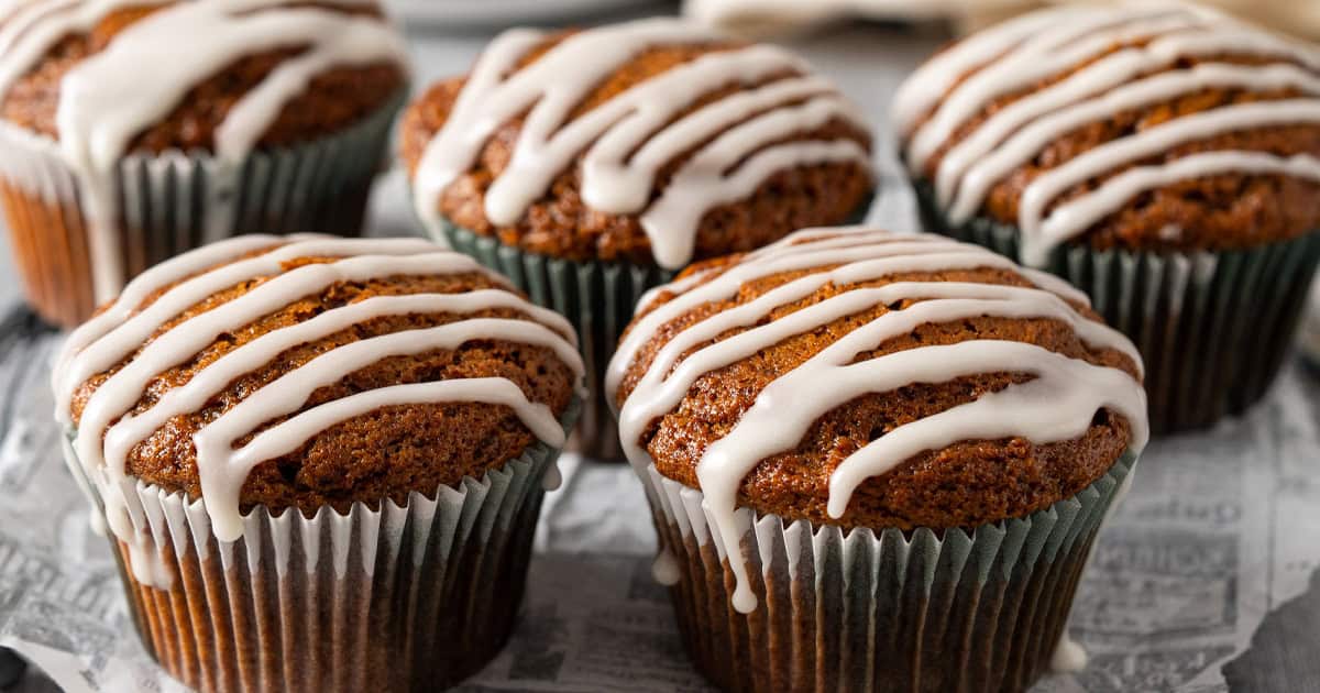 Bakery-Style Gingerbread Muffins - El Mundo Eats