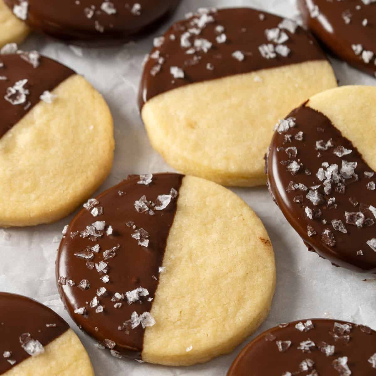 Chocolate-Dipped Shortbread Cookies - El Mundo Eats